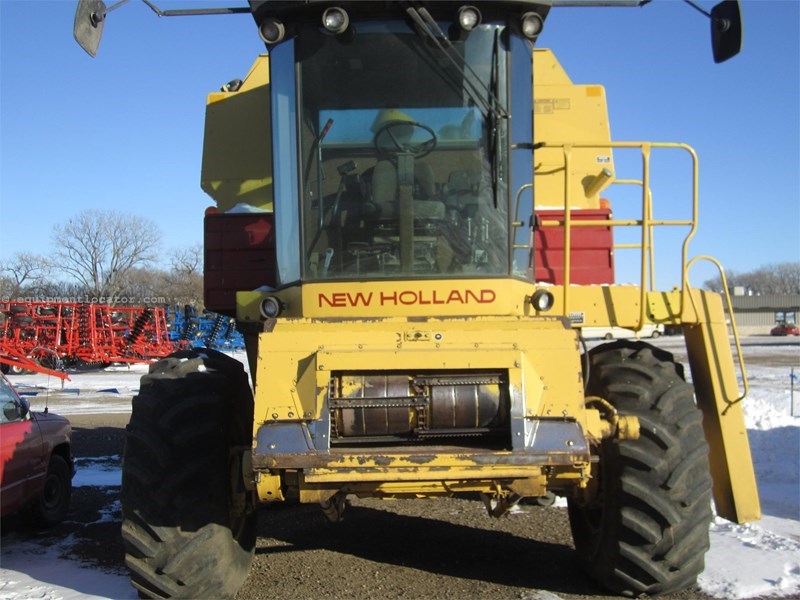 1990 New Holland TR86 Combine For Sale in Yankton South Dakota